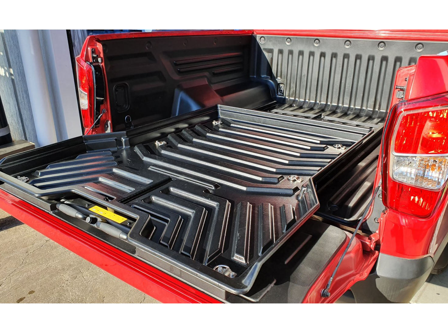 SMART TUB SLIDE - Heavy Duty 200KG Tub Slide for Pickup Trucks ...